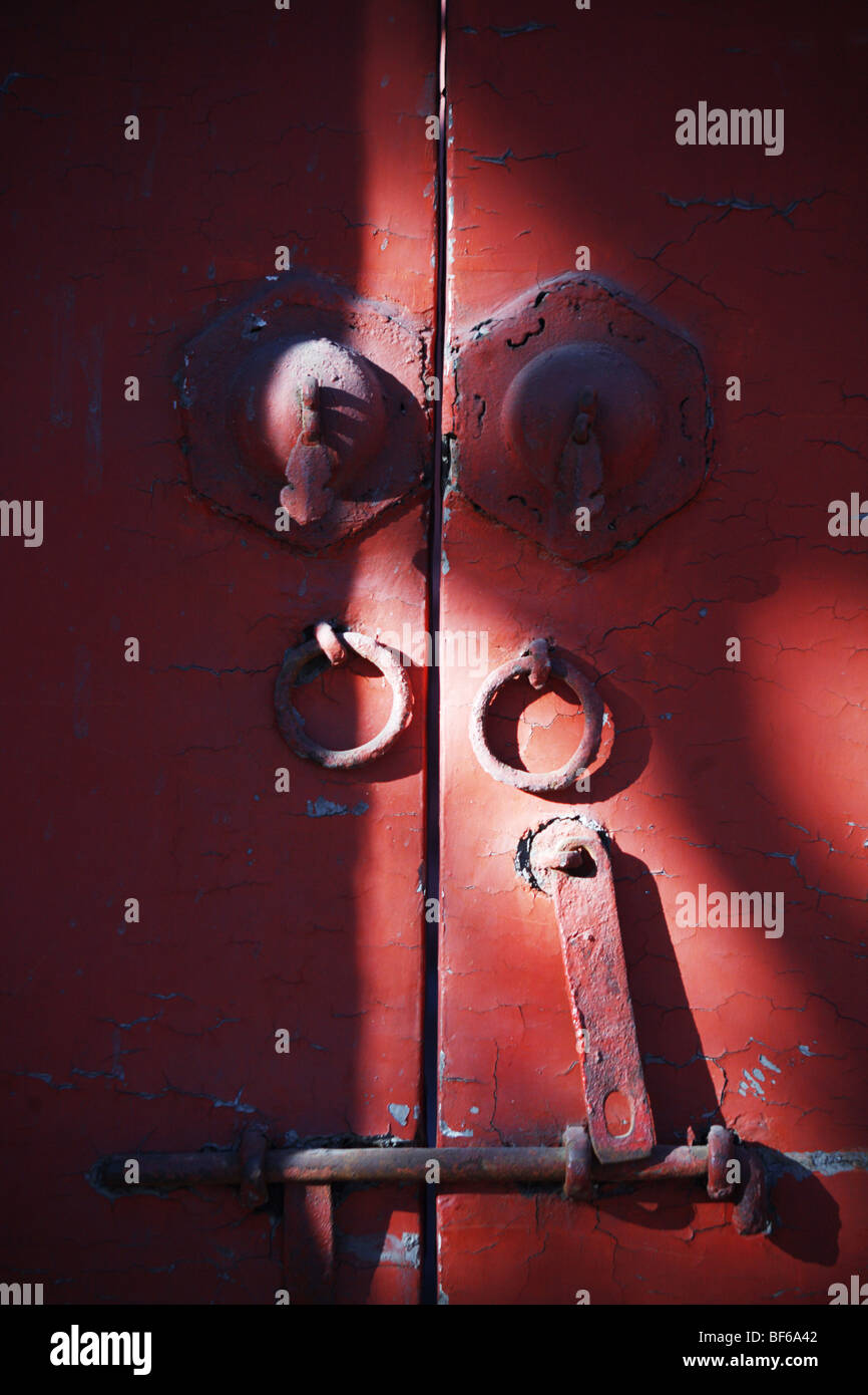 Rusted old door handle and lock, Forbidden City, Beijing, China Stock ...