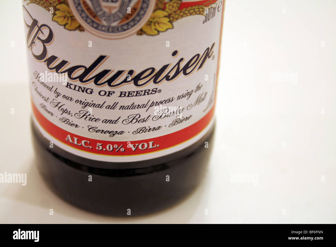 Budweiser bottle hi-res stock photography and images - Alamy