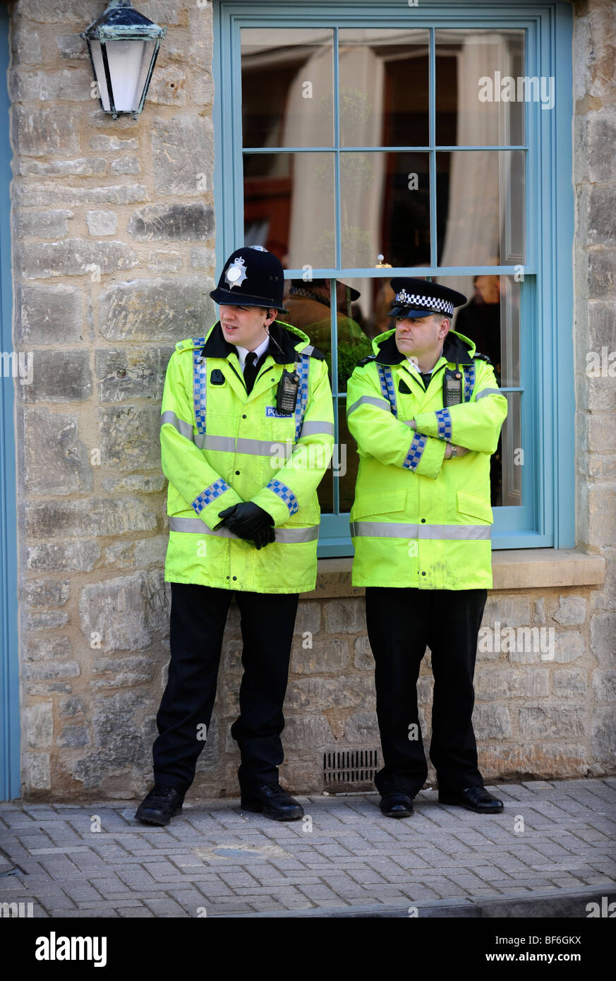 Security guard uk shop hi-res stock photography and images - Alamy
