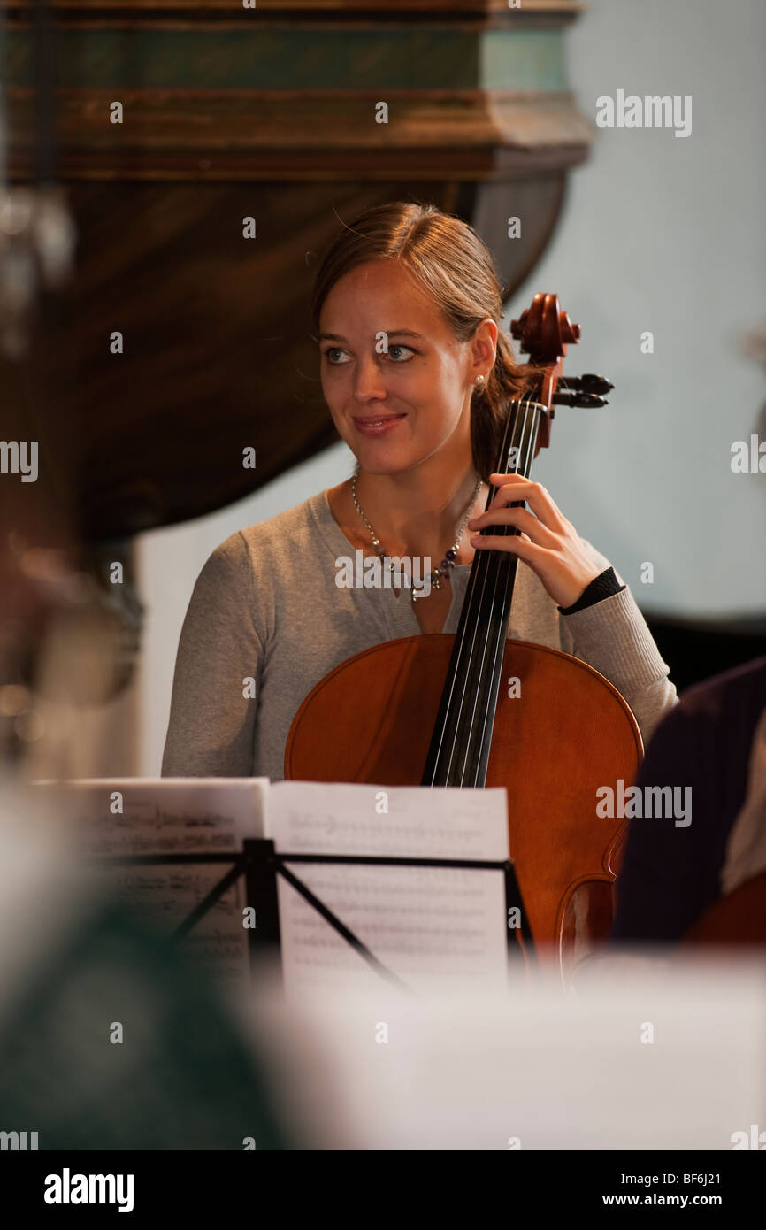 Cellist High Resolution Stock Photography and Images - Alamy