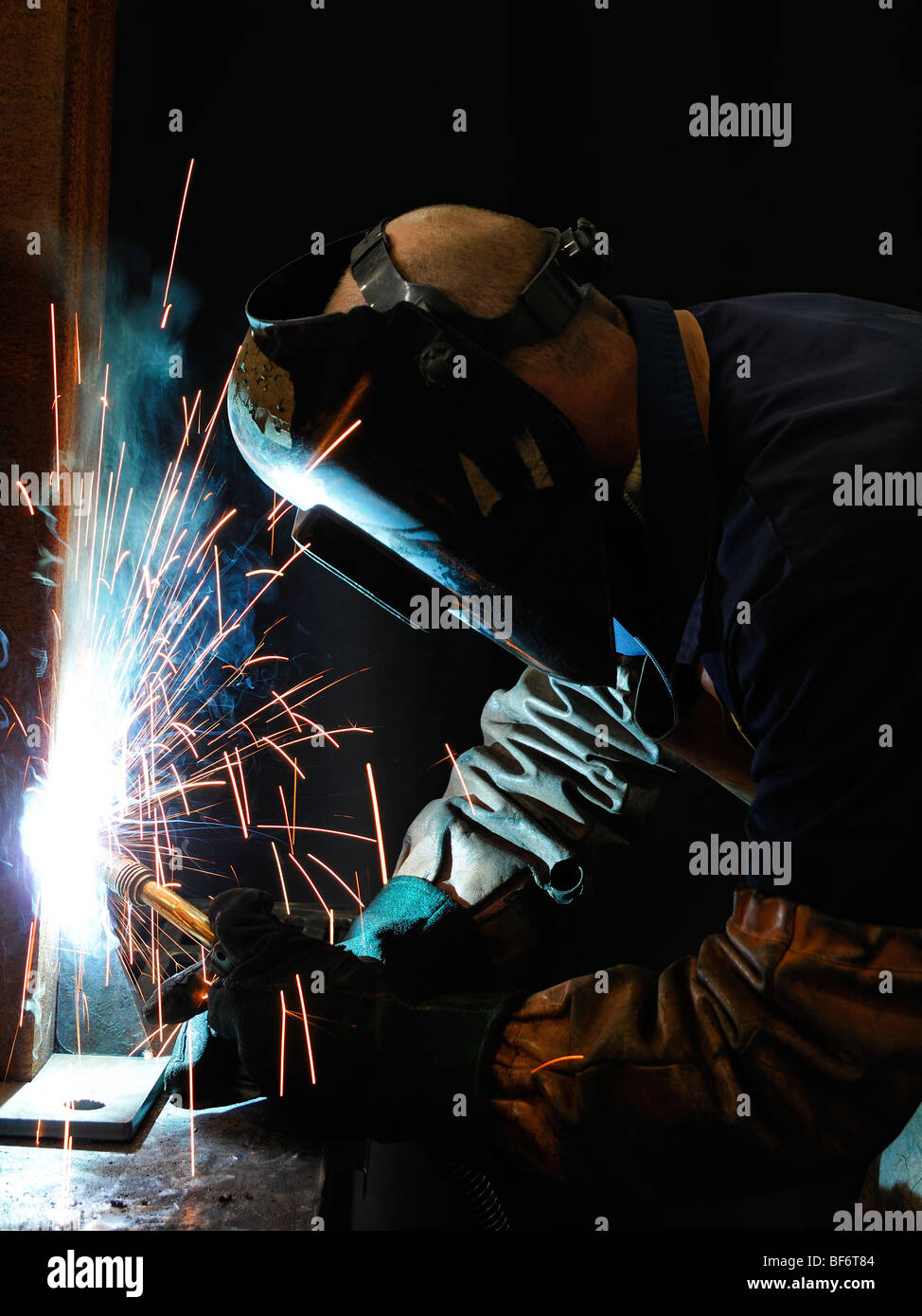 Vertical engineering hi-res stock photography and images - Alamy