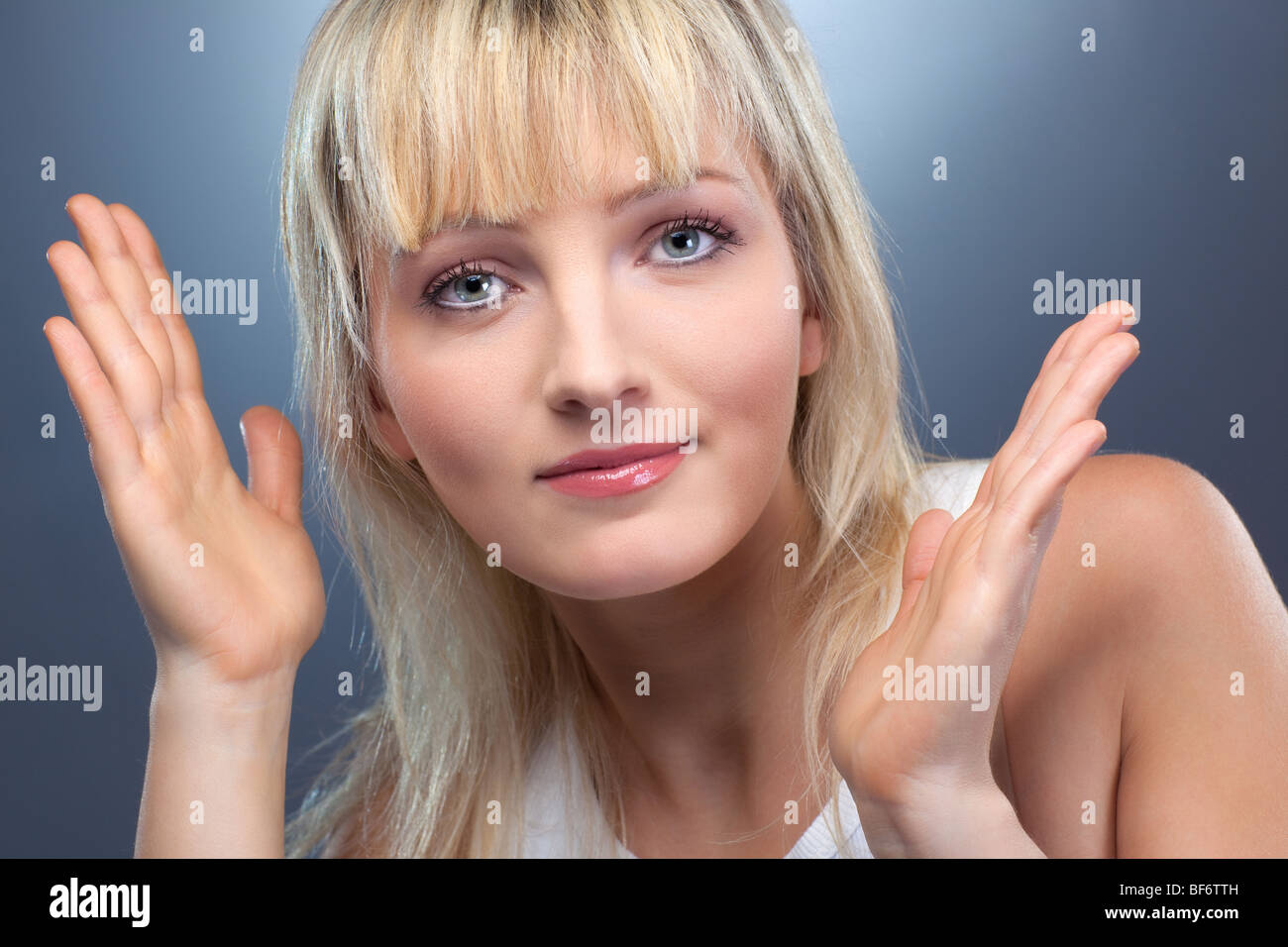 Soft blue background hi-res stock photography and images - Alamy