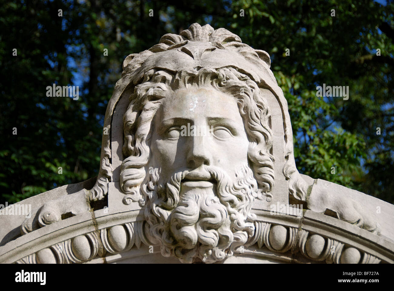 Sculpted keystone hi-res stock photography and images - Alamy