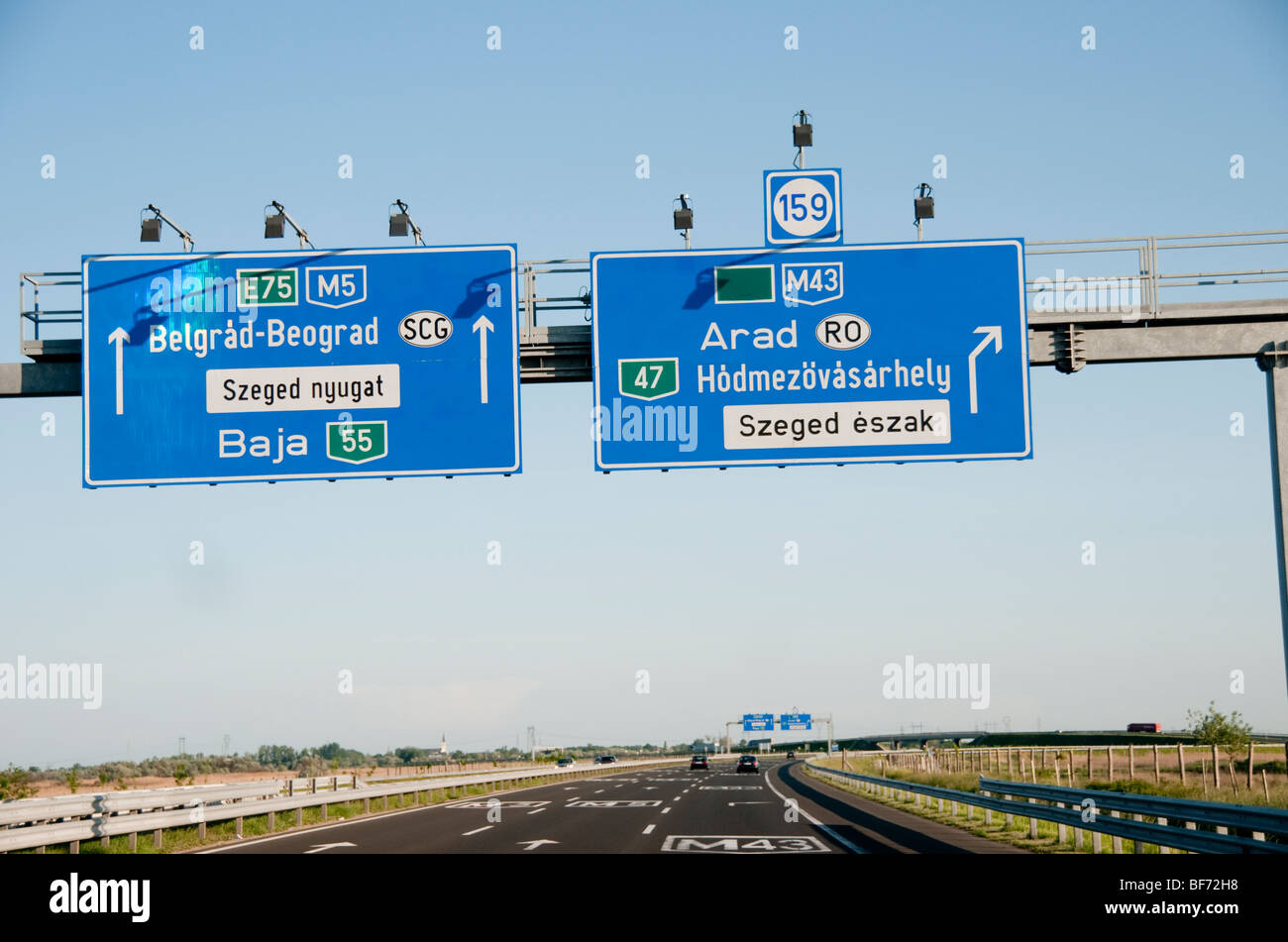 M5 road sign hi-res stock photography and images - Alamy