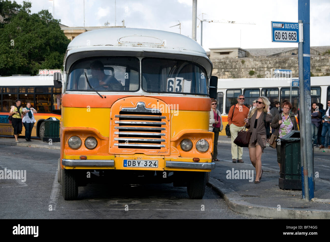 Malta Valletta City Bus Yellow Public Transport Stock Photo - Alamy