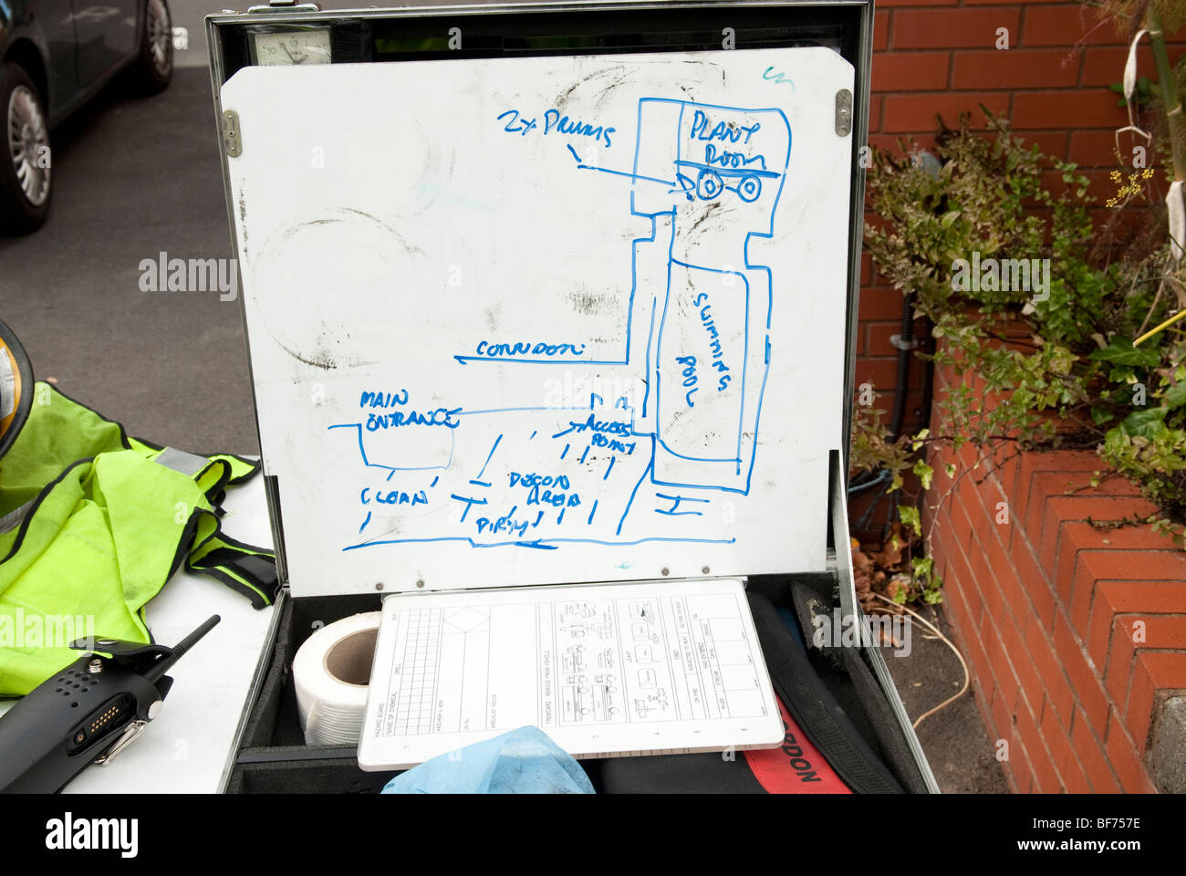 Fire Service Inner cordon board and tape Stock Photo - Alamy