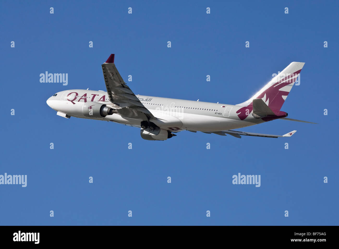 A330 airbus cockpit hi-res stock photography and images - Alamy