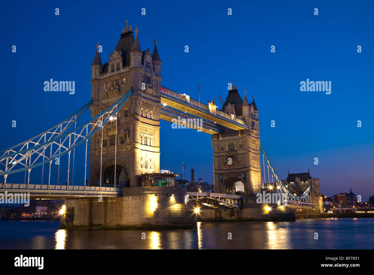 Tower Bridge in London on a clear night Stock Photo - Alamy