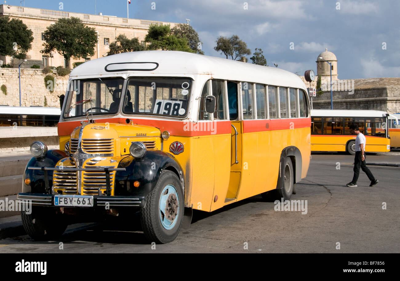 Malta Valletta City Bus Yellow Public Transport Stock Photo - Alamy