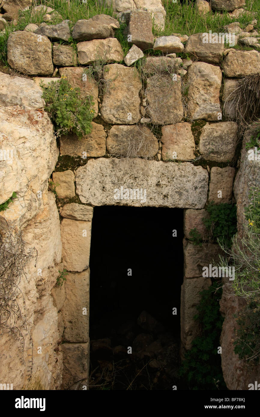 Jewish burial cave hi-res stock photography and images - Alamy