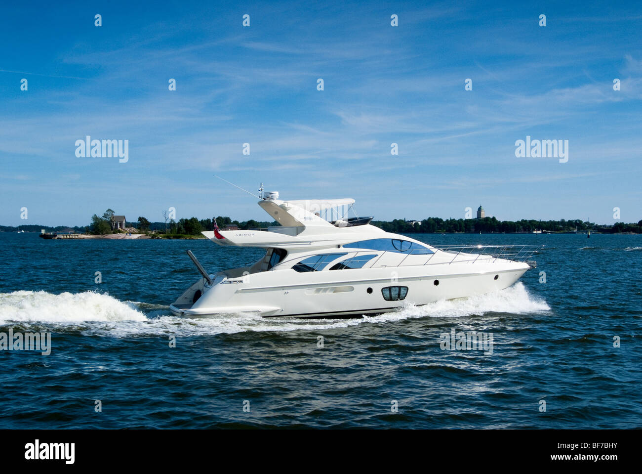 Powerboat hi-res stock photography and images - Alamy