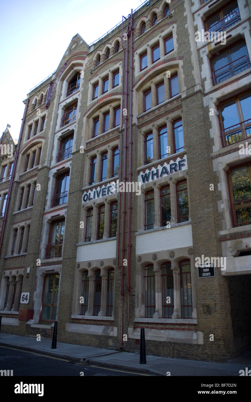 Converted flats high street hi-res stock photography and images - Alamy