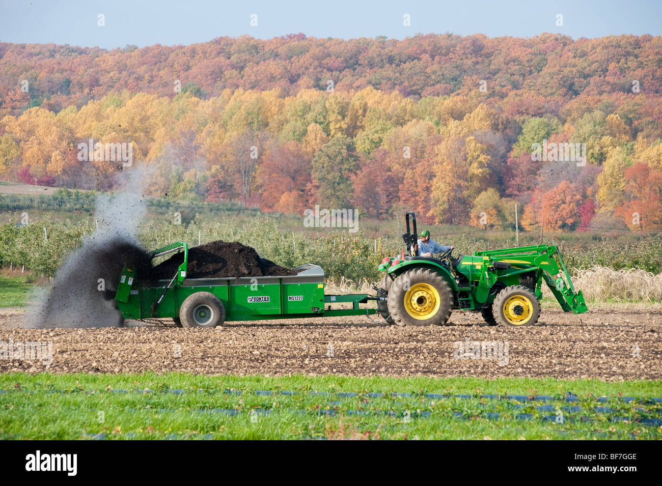 Manure spreader tractor hi-res stock photography and images - Alamy