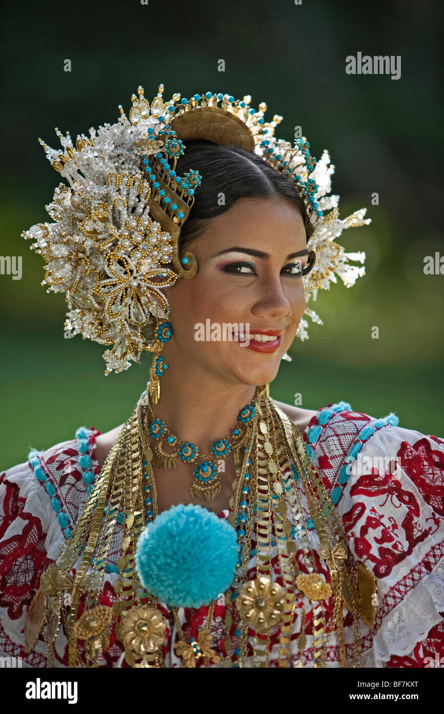 Traje de colores hi-res stock photography and images - Alamy