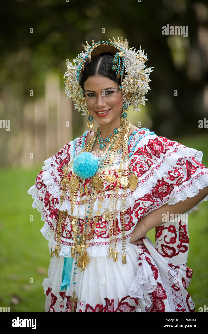 The Pollera is the typical costume of Panamanian women that is made up ...