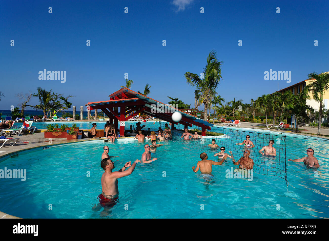 Dach pool hi-res stock photography and images - Alamy