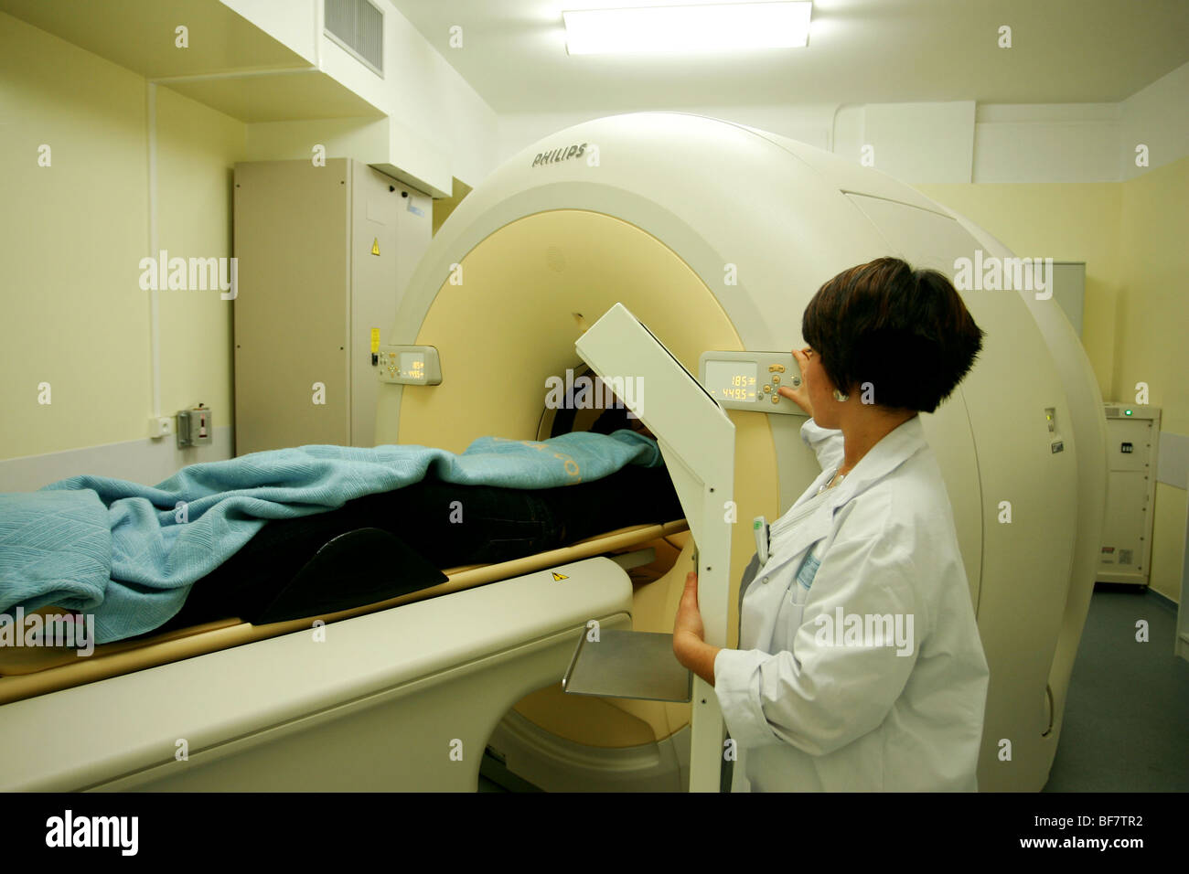 Pet scan cancer hi-res stock photography and images - Alamy