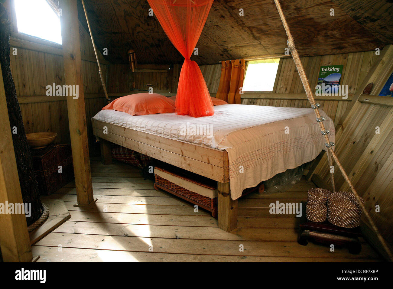 Eco-friendly housing: hut in the trees Stock Photo - Alamy