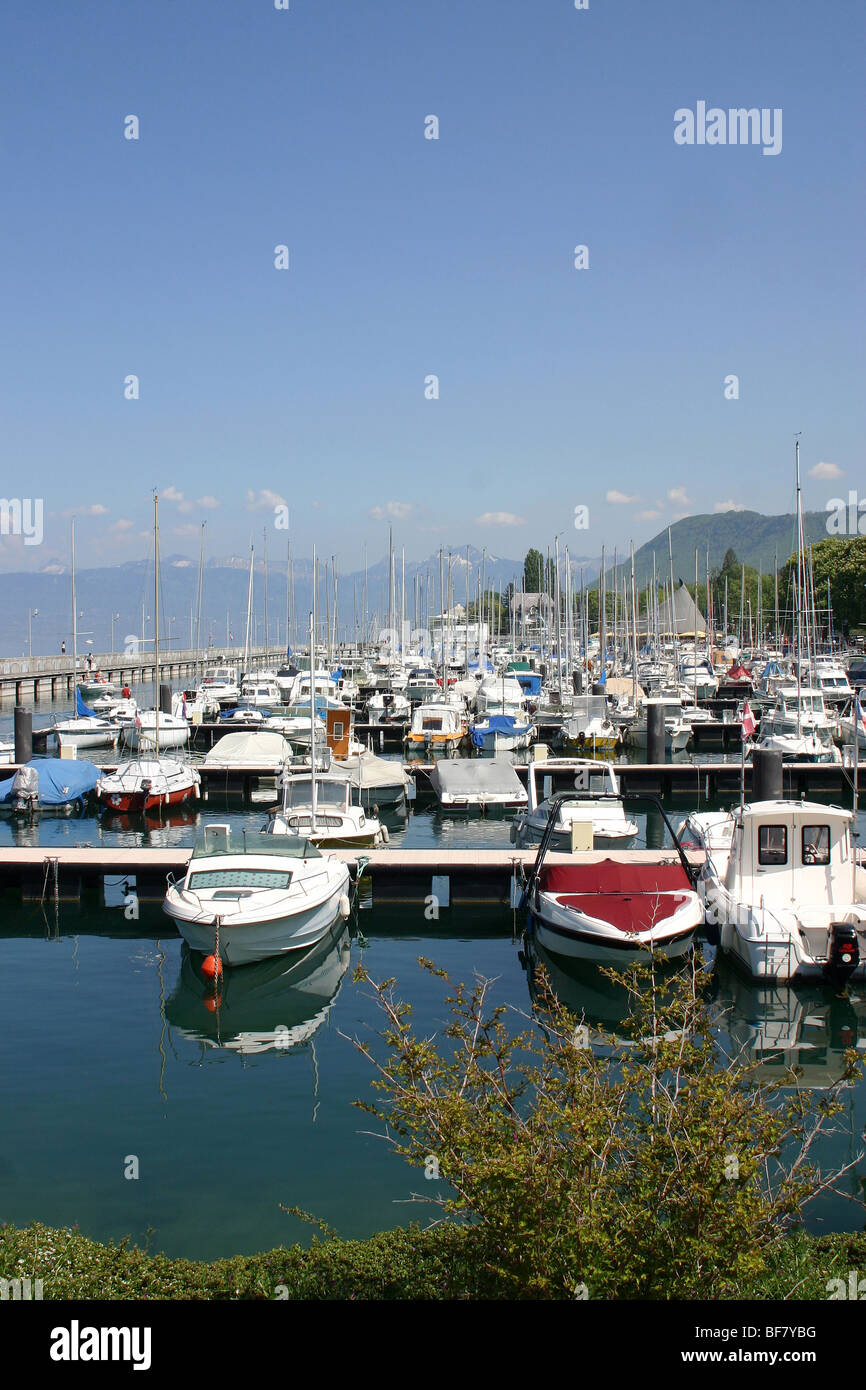 Evian les bains sailing boat hi-res stock photography and images - Alamy