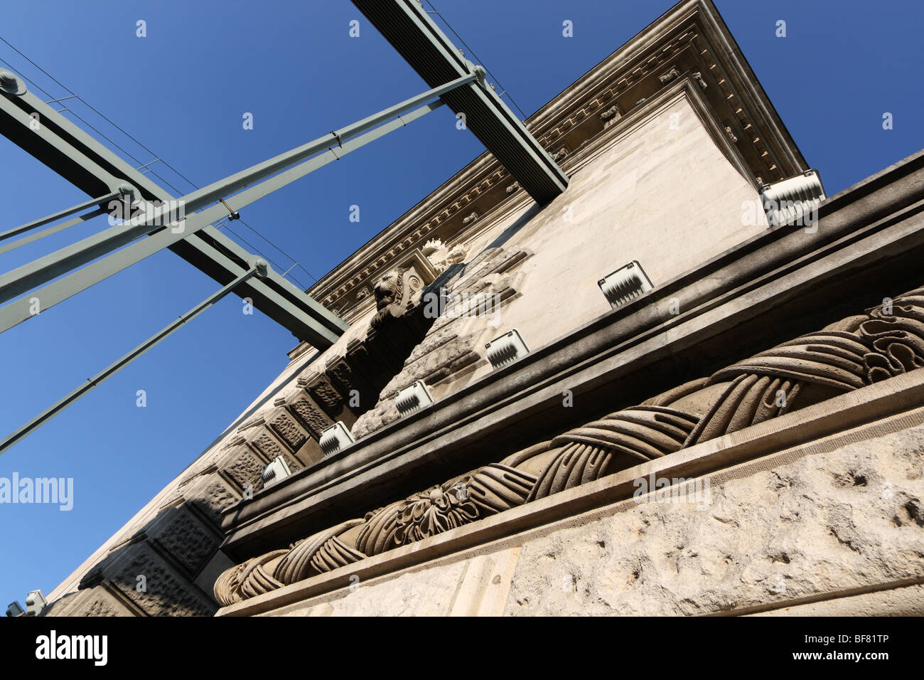 Iron chain suspension bridge hi-res stock photography and images - Alamy