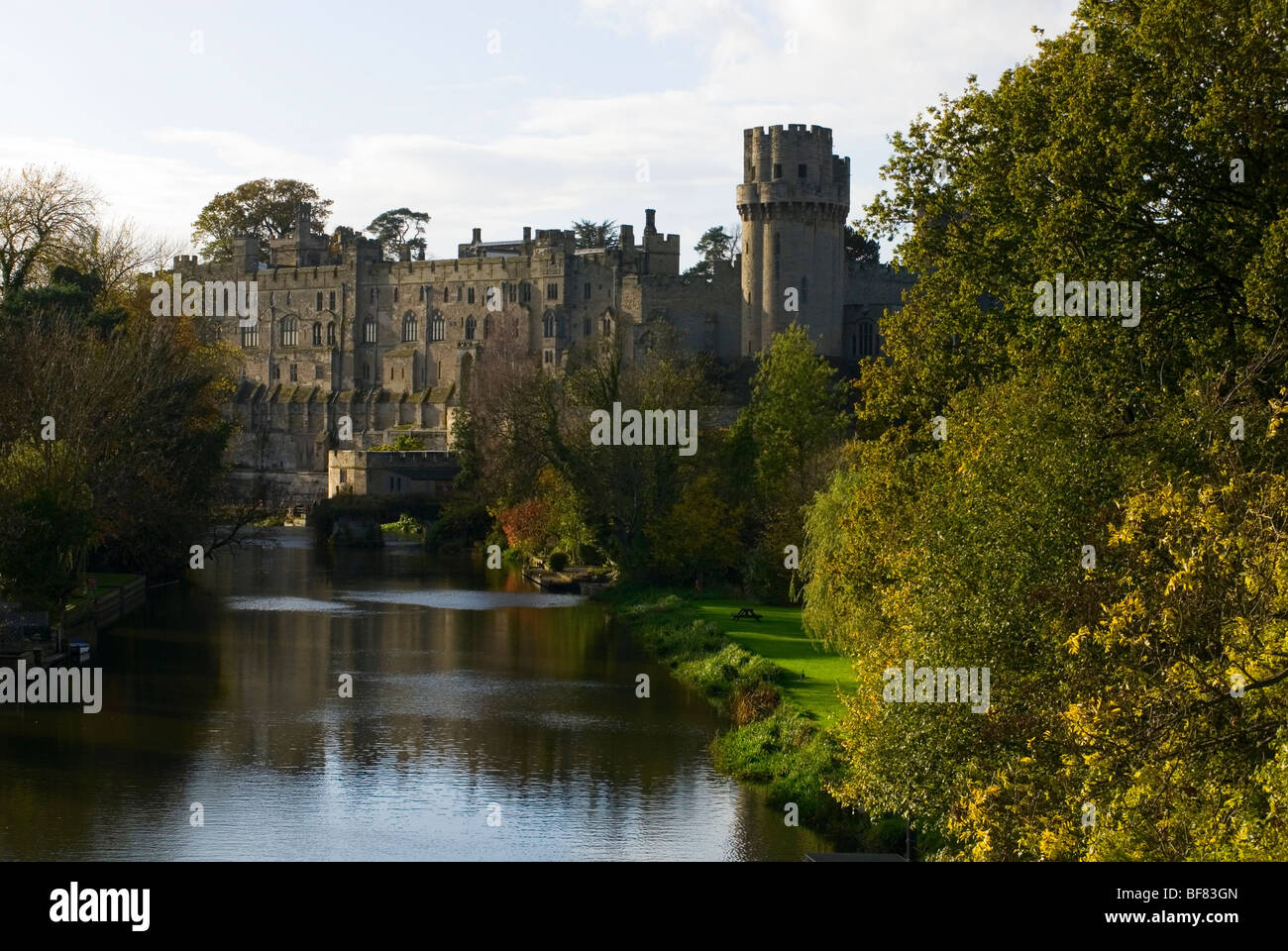 Warwick Castle seen from Castle Bridge Autumn Stock Photo - Alamy