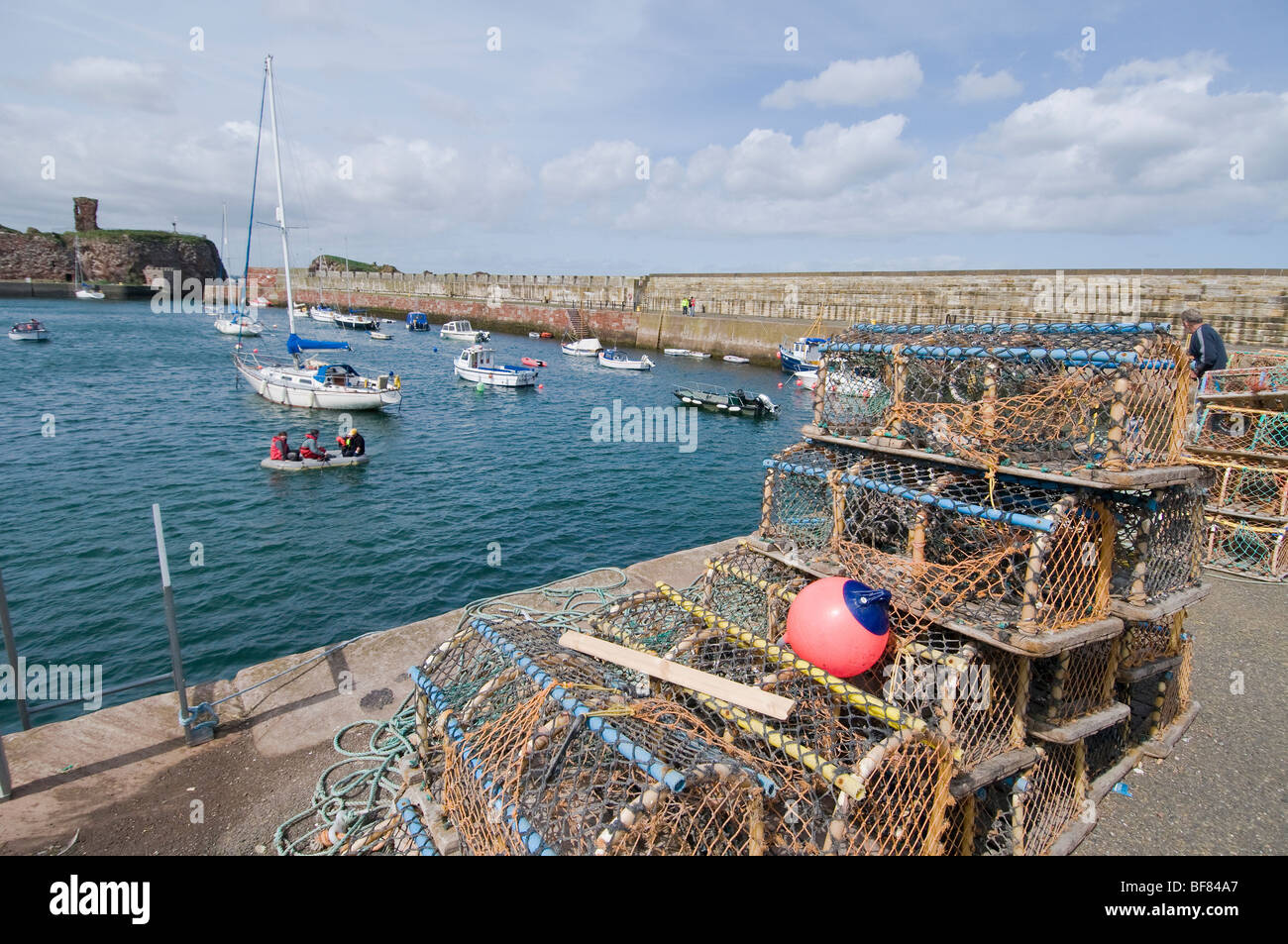 Dunbar harbour hi-res stock photography and images - Alamy