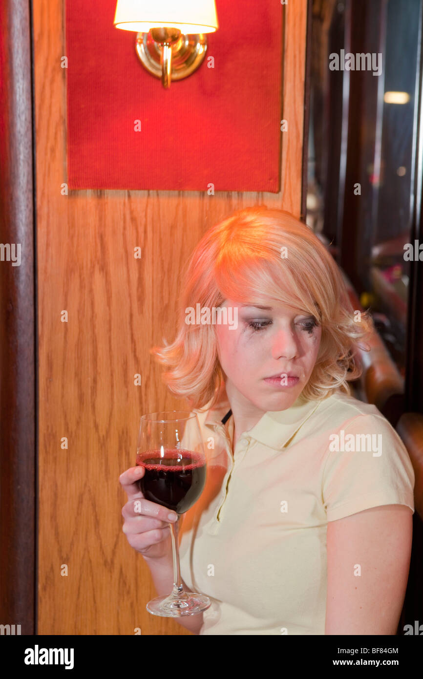 young woman in club, crying Stock Photo - Alamy