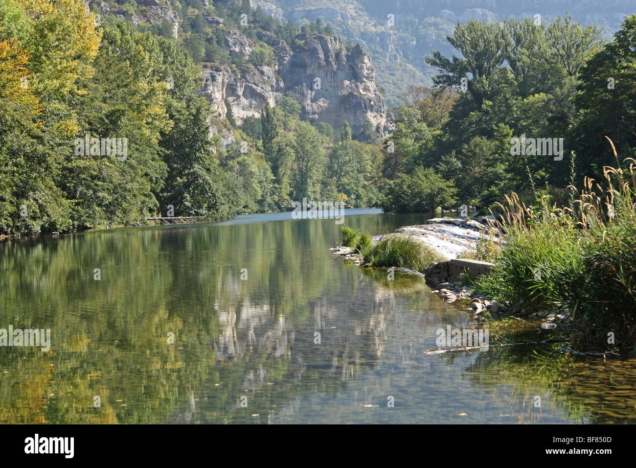 River Tarn at Sainte Enimie Stock Photo - Alamy