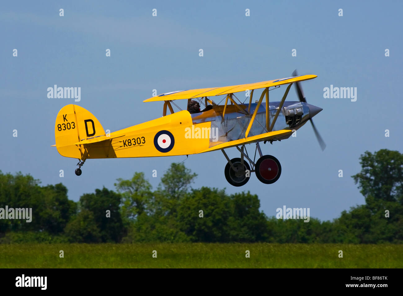 Vintage biplane wing hi-res stock photography and images - Alamy