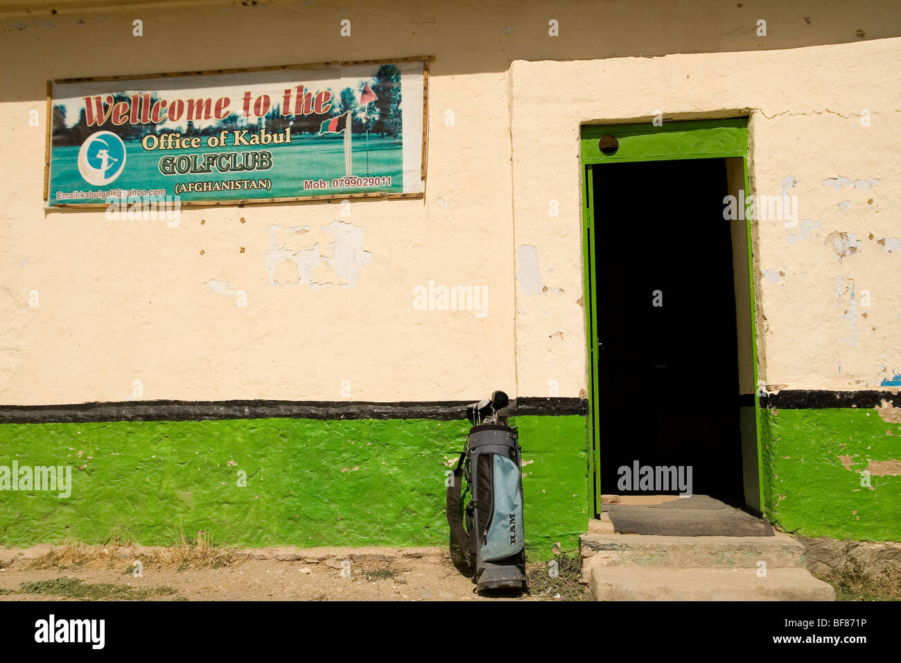 Golf Club House Exterior Stock Photos & Golf Club House Exterior Stock ...