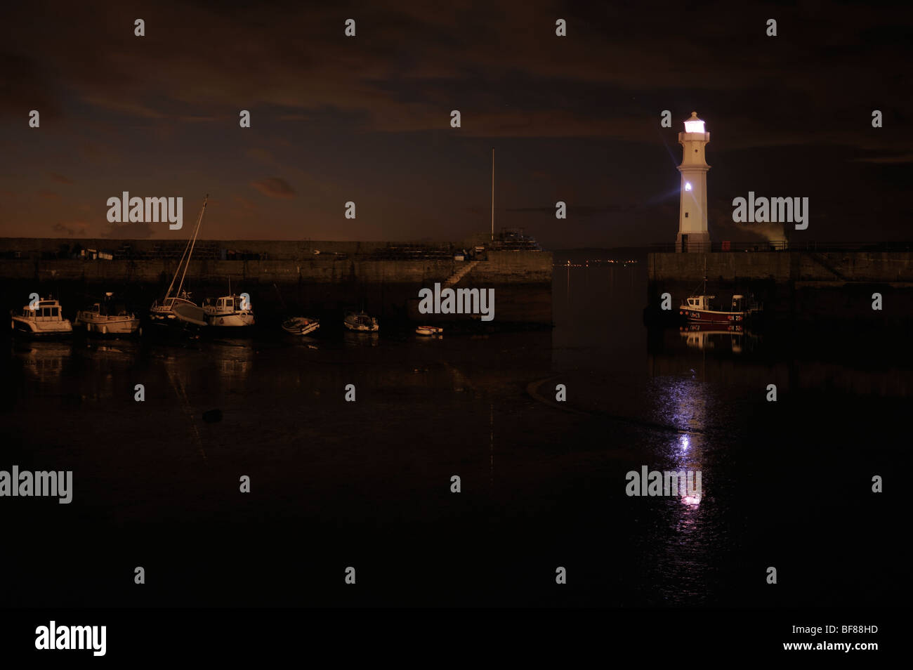 Guiding light for ships at sea hi-res stock photography and images - Alamy