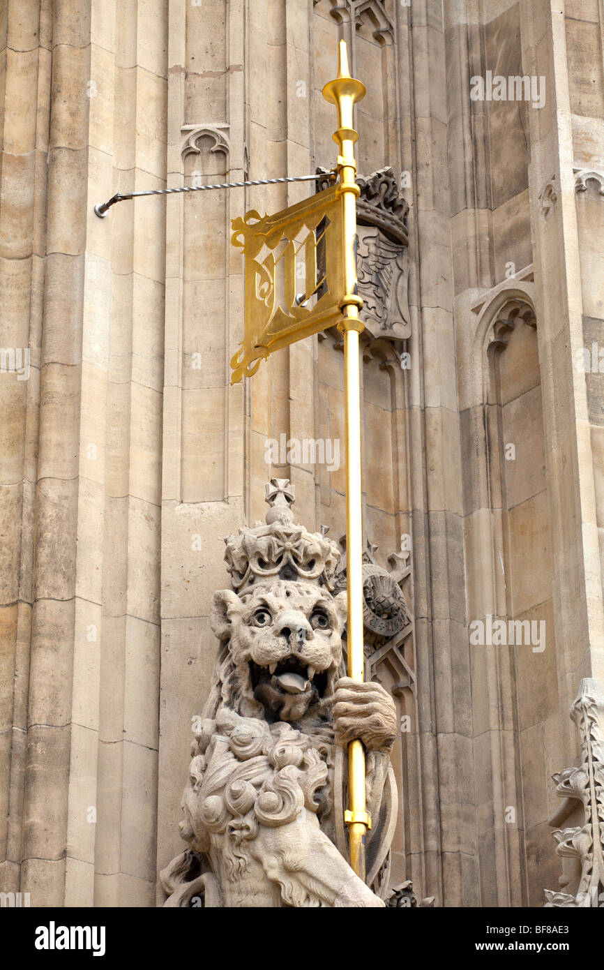 Lion flag hi-res stock photography and images - Alamy