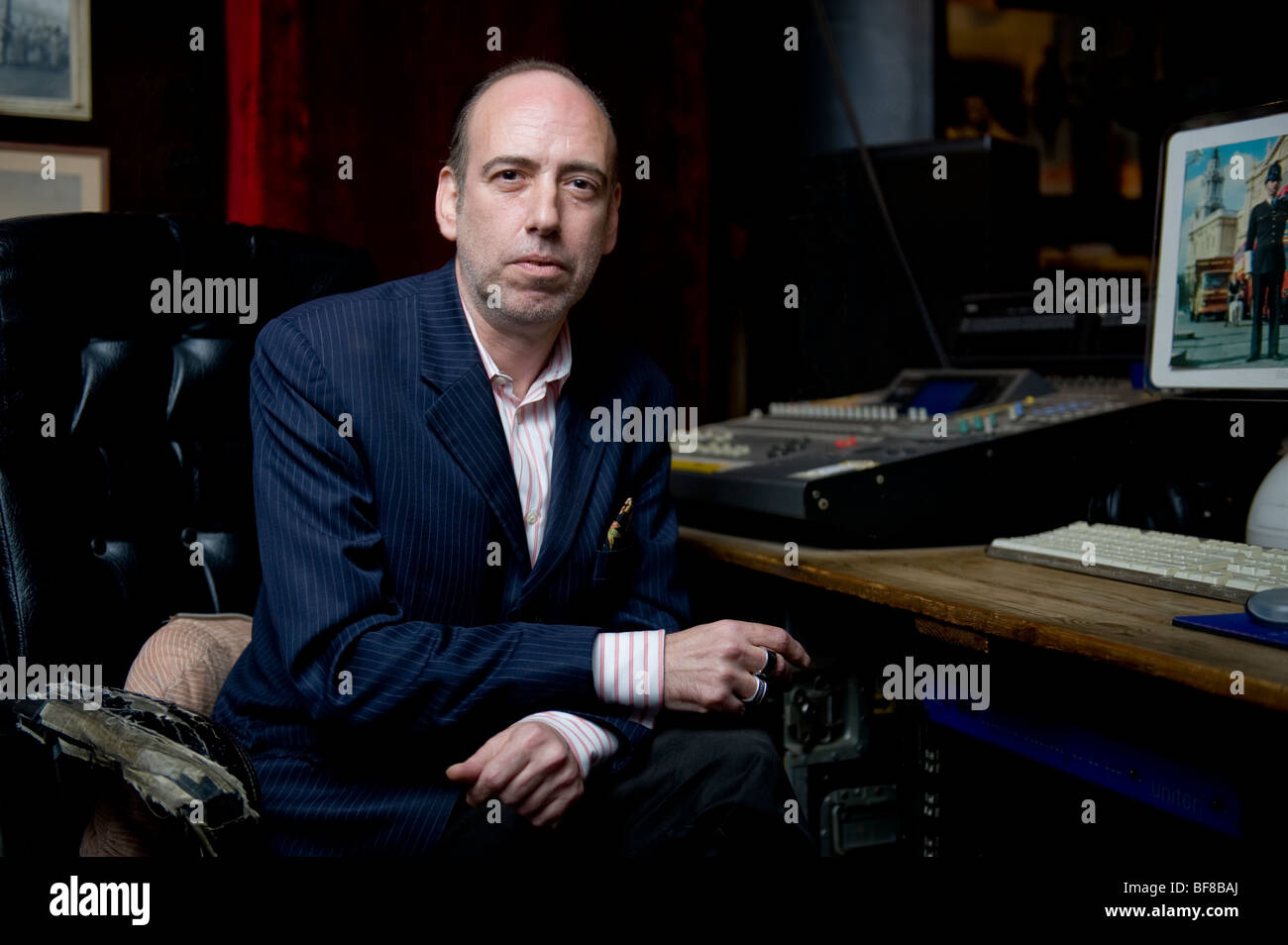 Mick jones clash hi-res stock photography and images - Alamy