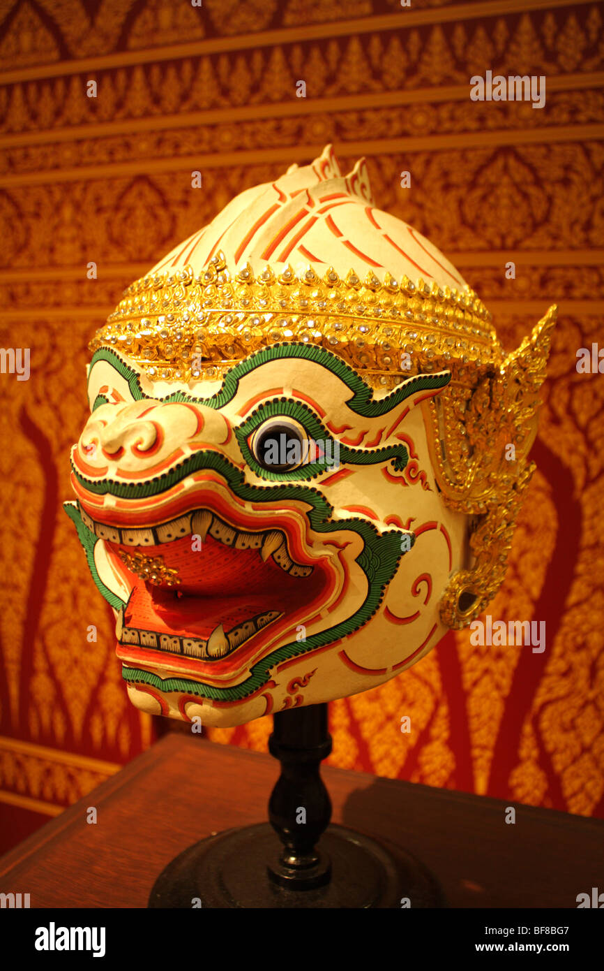 Thai demon mask hi-res stock photography and images - Alamy