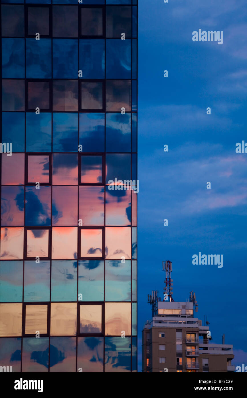 Light transmitting structures hi-res stock photography and images - Alamy