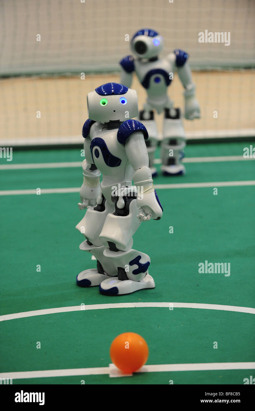 Shock humanoid robot hi-res stock photography and images - Alamy