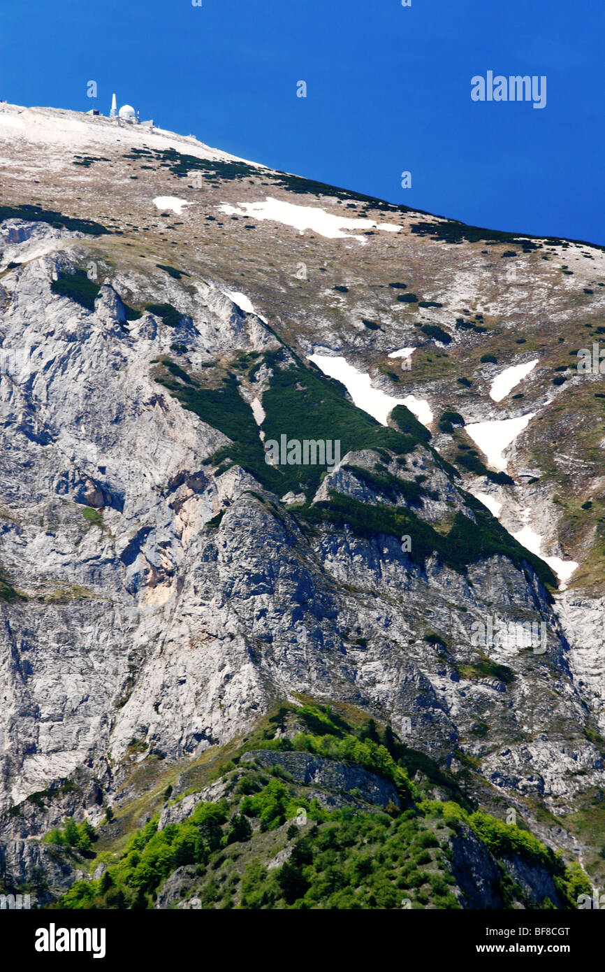 Mountain peak with snow hi-res stock photography and images - Alamy