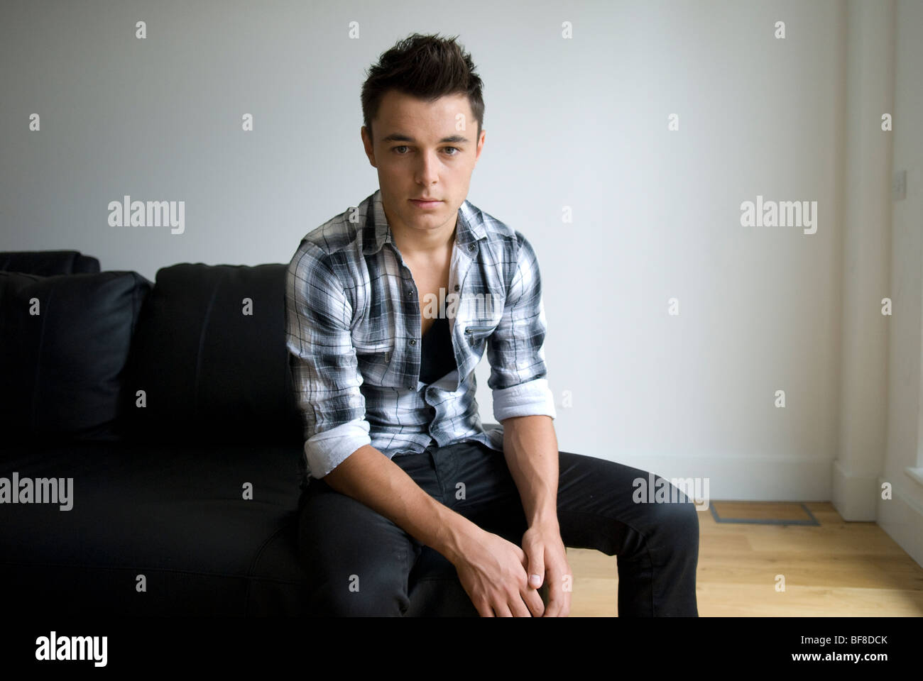 Singer x factor hi-res stock photography and images - Alamy