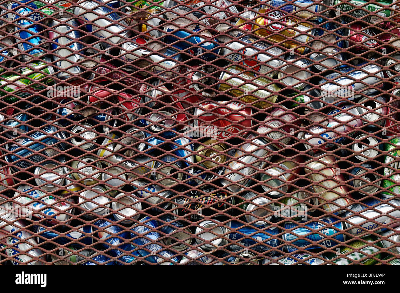 Recycling aluminum soda cans hi-res stock photography and images - Alamy