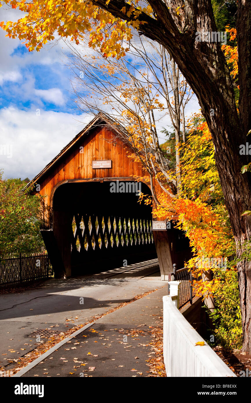Woodstock middle bridge covered bridges hi-res stock photography and ...