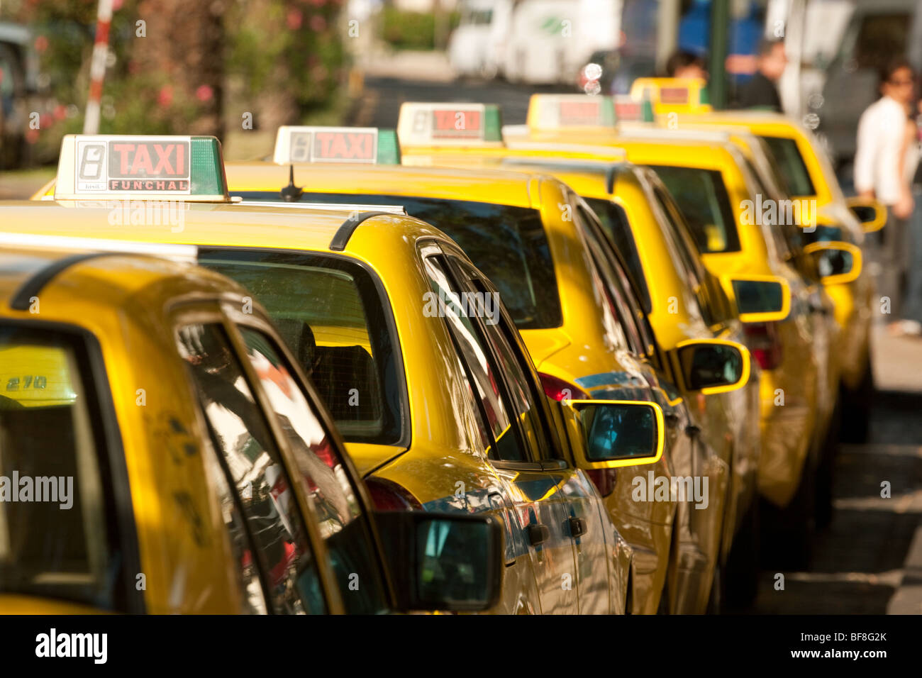 Taxi rank hi-res stock photography and images - Alamy