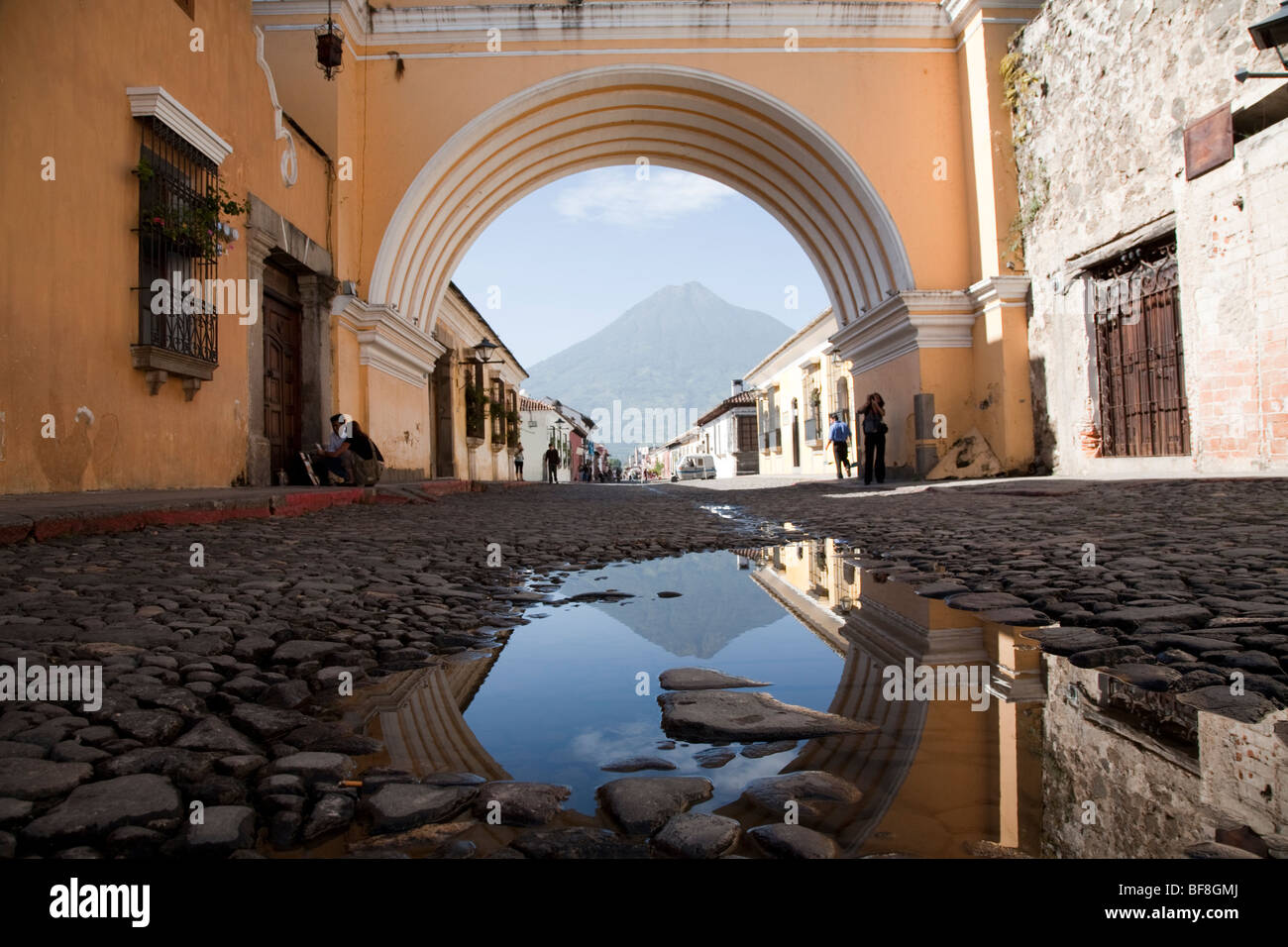 Arch of Santa Catalina, Antigua, Guatemala Stock Photo - Alamy