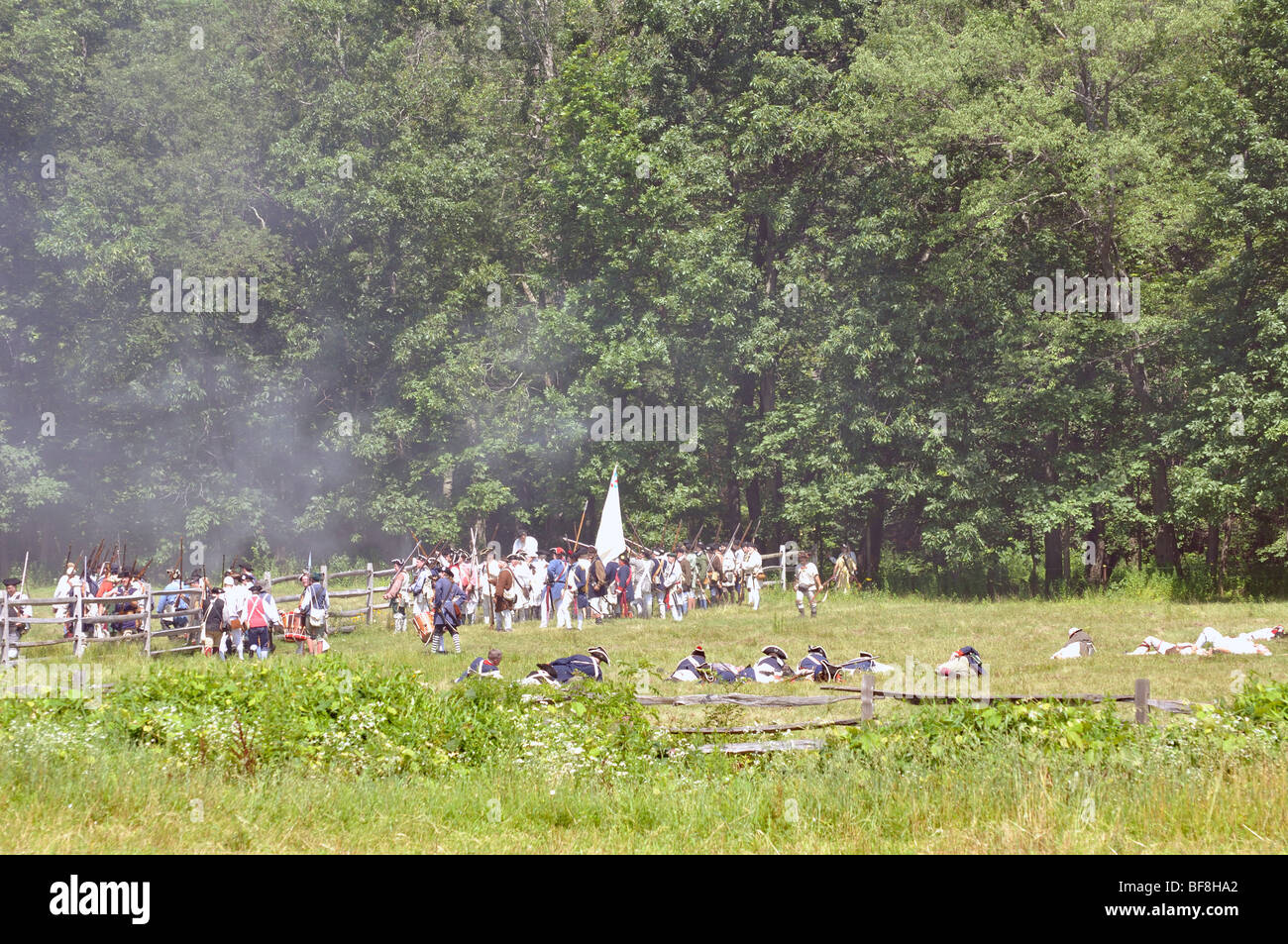 American patriots in battle - costumed American Revolutionary War (1770 ...