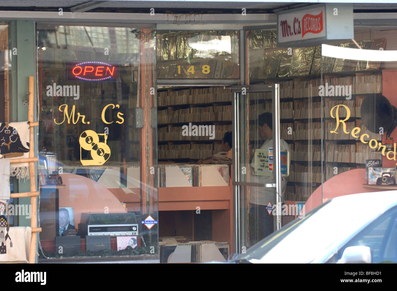 Record Store that still sells vinyl records, oldies, and hard to find ...
