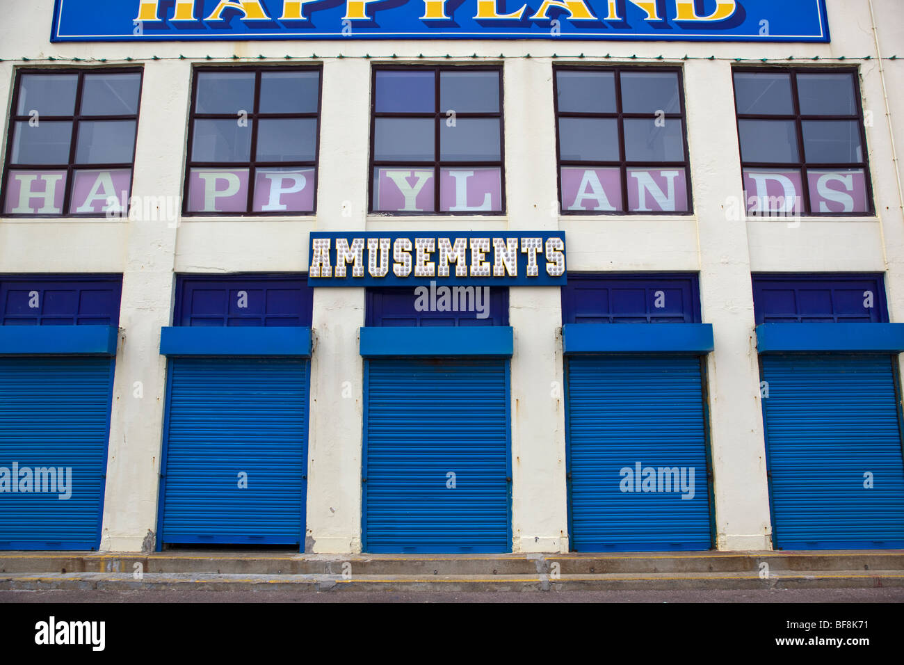 Amusements arcade closed hi-res stock photography and images - Alamy