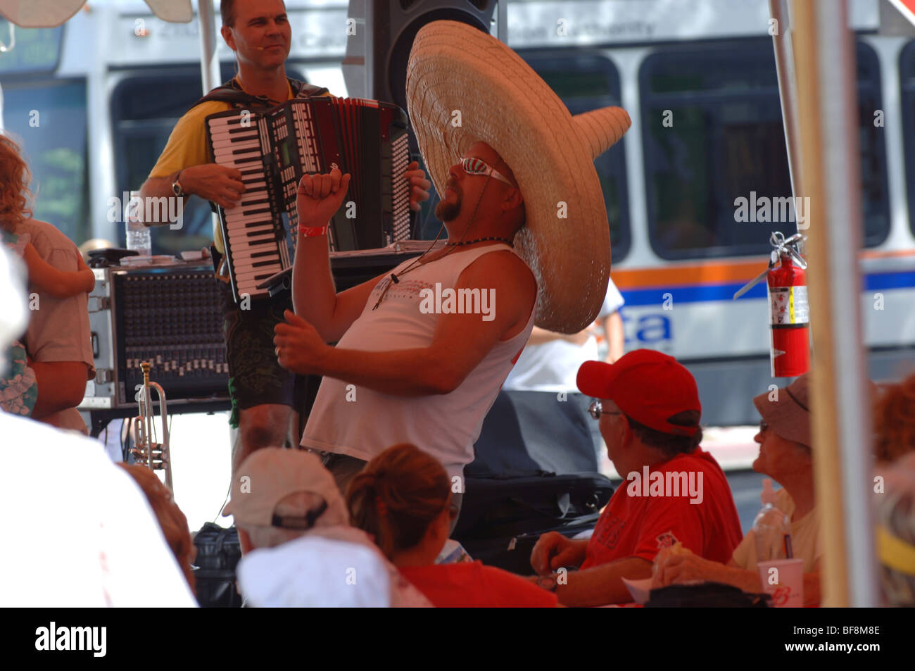 Sombrero man dancing Stock Photo - Alamy