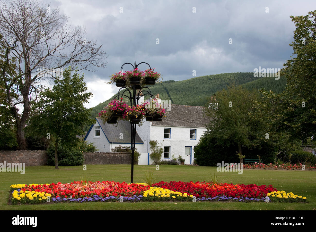 Ballater village hi-res stock photography and images - Alamy