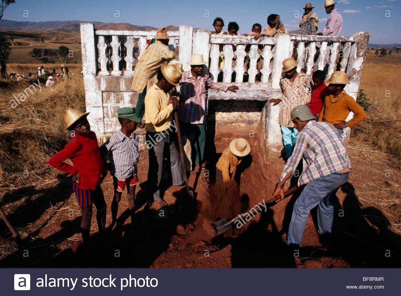 Burial Madagascar Stock Photos & Burial Madagascar Stock Images - Alamy