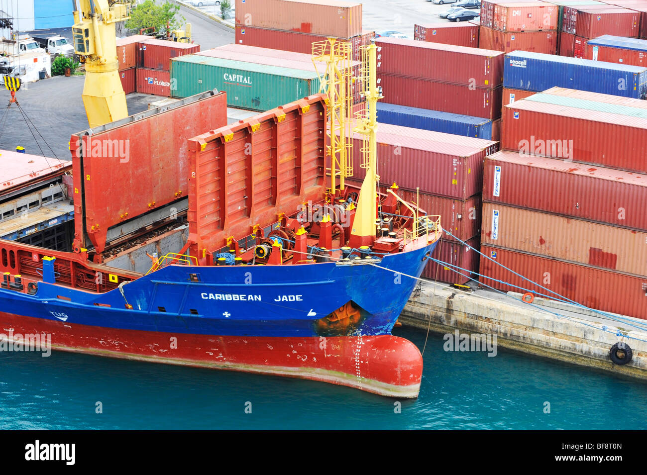 Ship containers caribbean hi-res stock photography and images - Alamy
