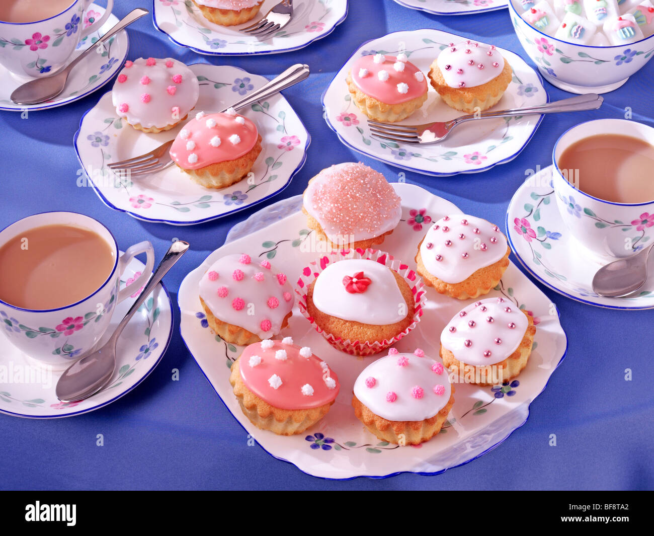 English tea party hi-res stock photography and images - Alamy